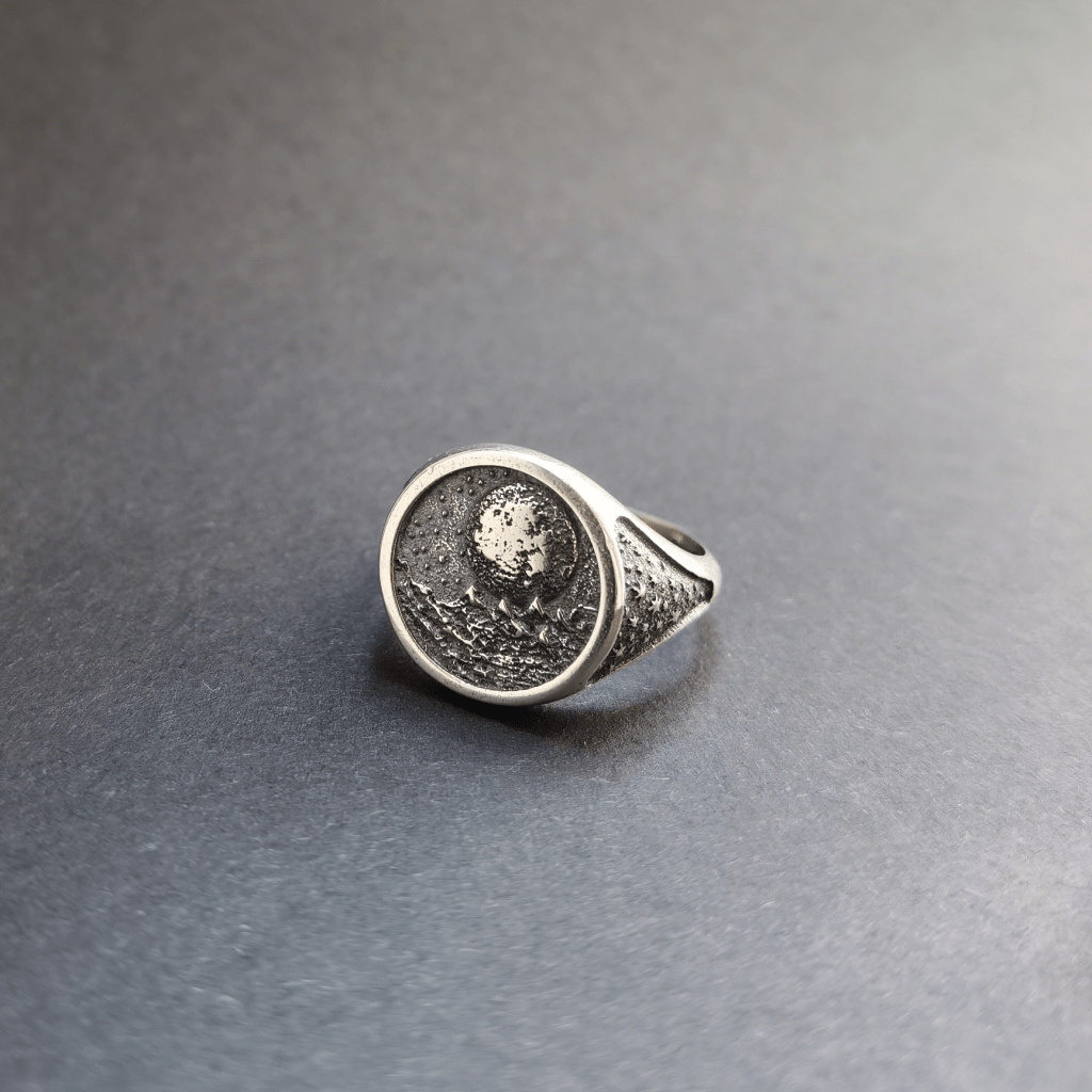 Lunar Landscape ring – Bloom and Thorns